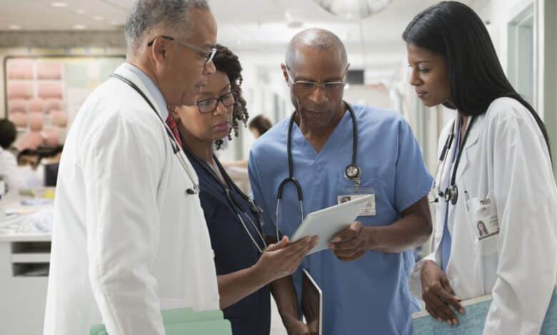 Médico Residente Versus Médico Tratante: ¿cuál Es La Diferencia ...